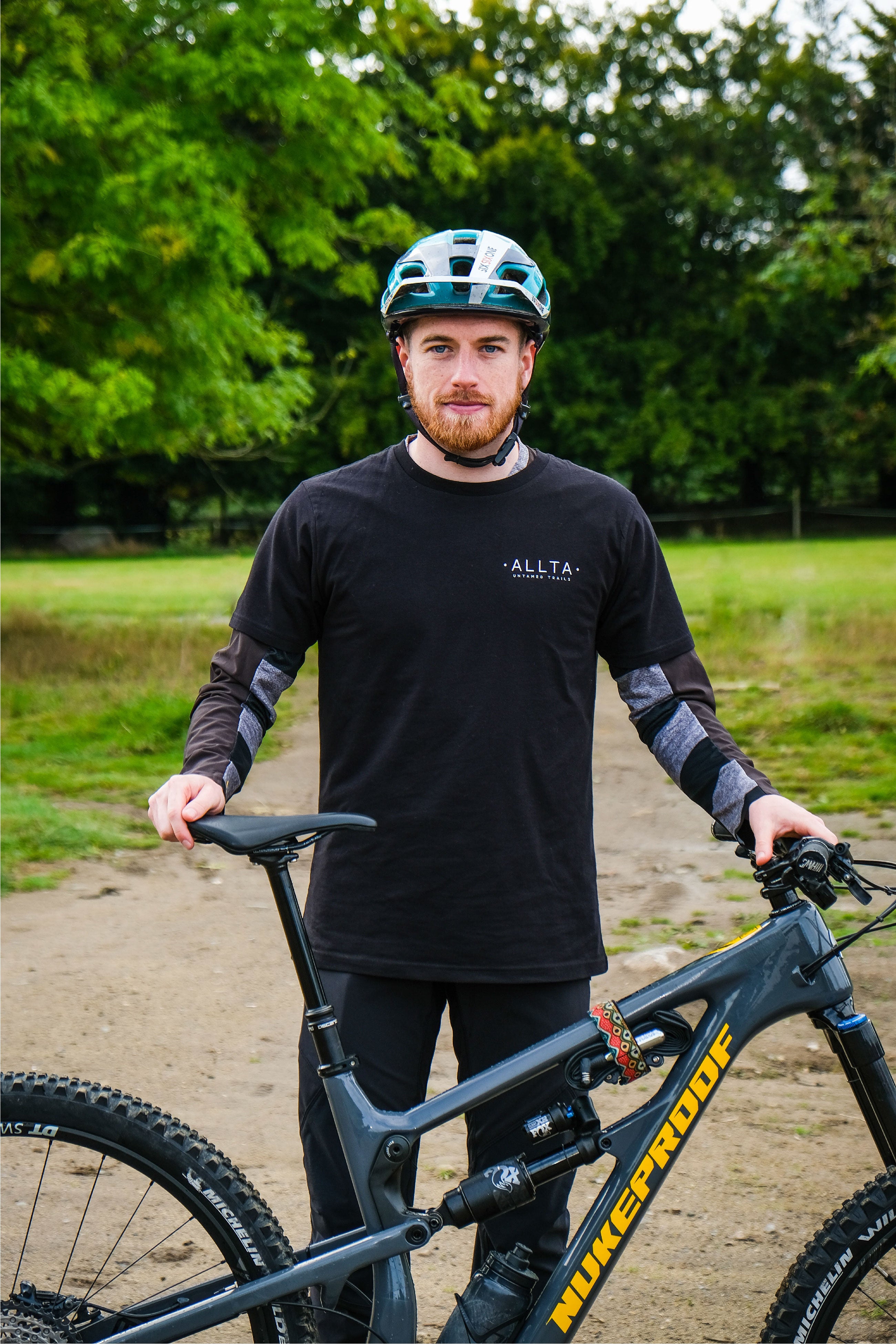 Men | Mountain Bike Products | Changing Robe | Riding Socks – Allta